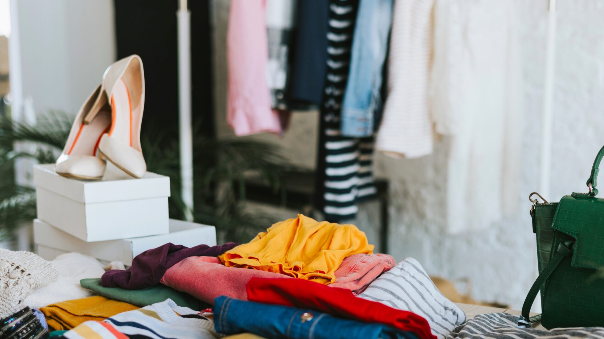9 Ways To Host The Perfect Clothes Swap Party - The Ethicalist