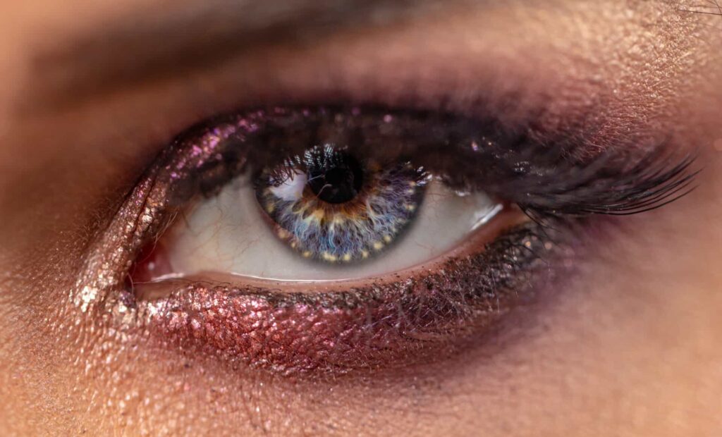 How To Sparkle In Glitter That Won't Pollute Our Oceans