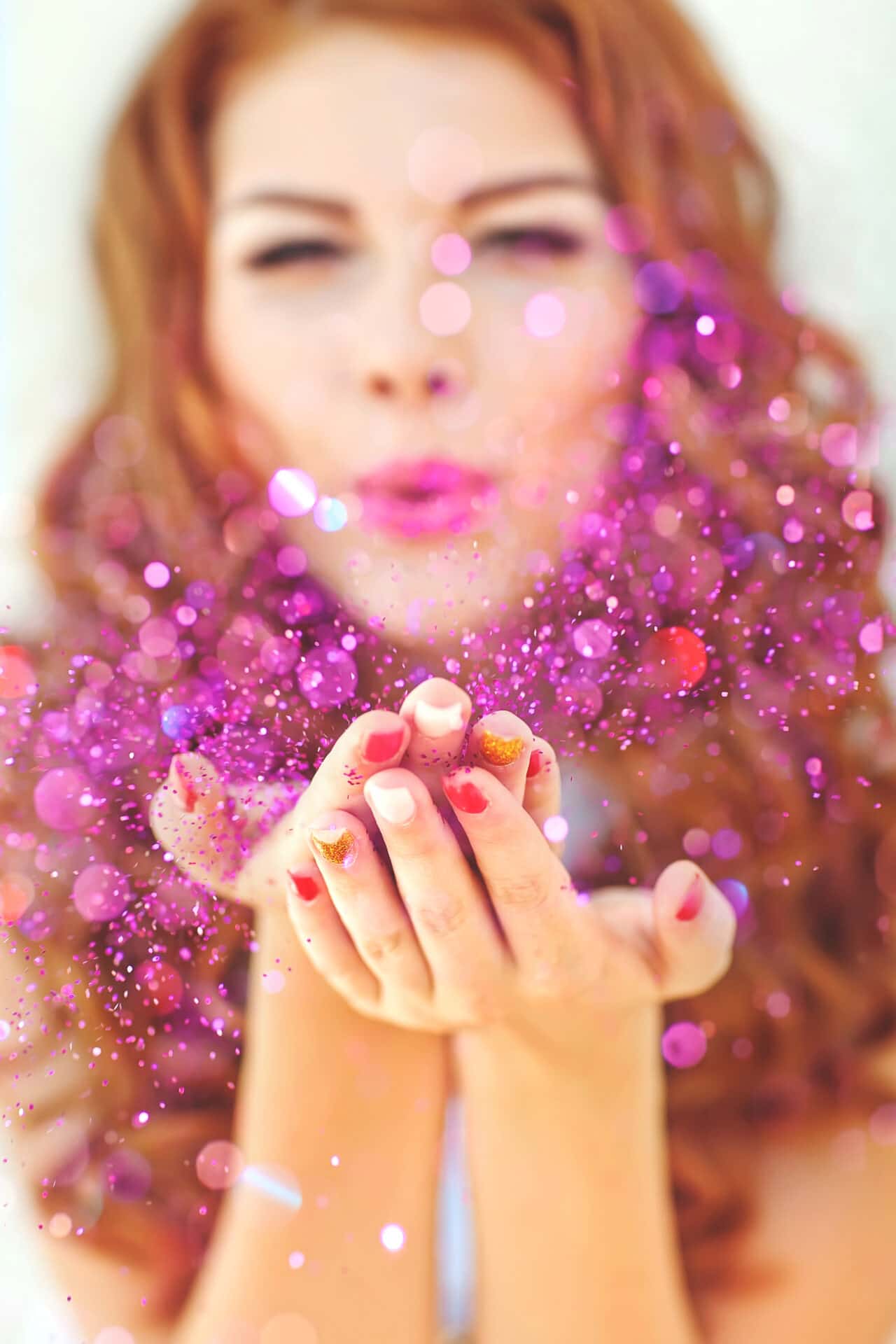 How To Sparkle In Glitter That Won't Pollute Our Oceans